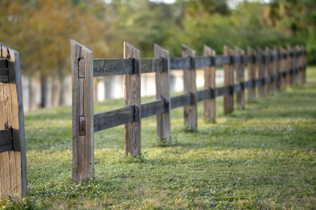 Choosing the Right Fencing for Livestock: A Comprehensive Guide